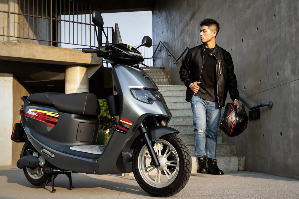 中華汽車 eMoving 公布插電式電動機車勁炫 125 ，性能規格與 IE125 相同但外觀較前衛 - Cool3c - Timetocoin 幣時代